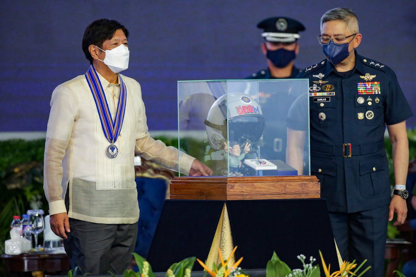 Marcos Jr. receives helmet memento during PAF's 75th anniversary | ABS ...
