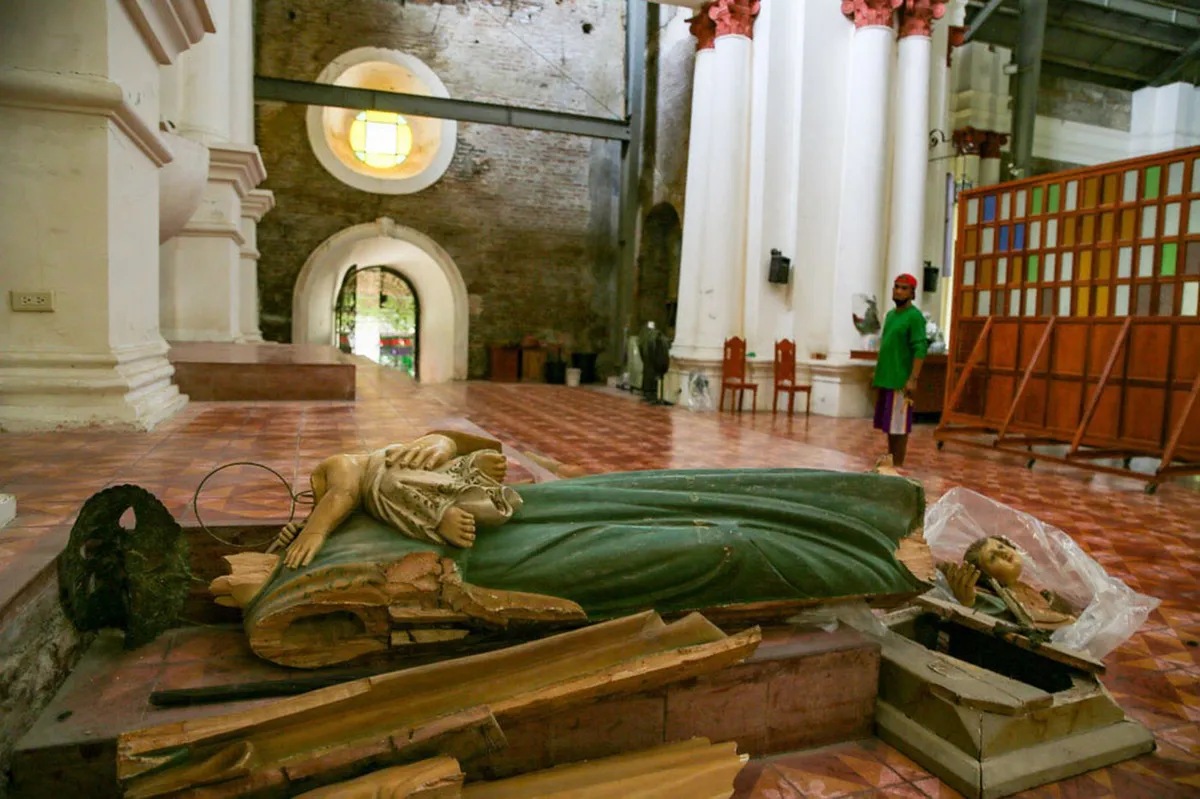Earthquake damages DIngras Church | ABS-CBN News