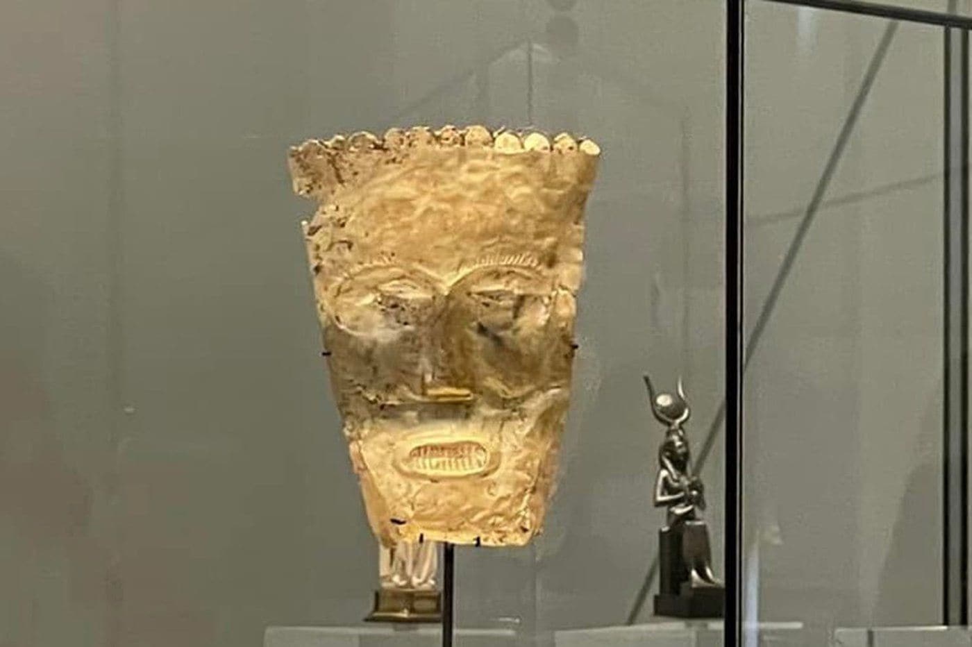 Philippine gold artifacts on display at Louvre Abu Dhabi | ABS-CBN ...