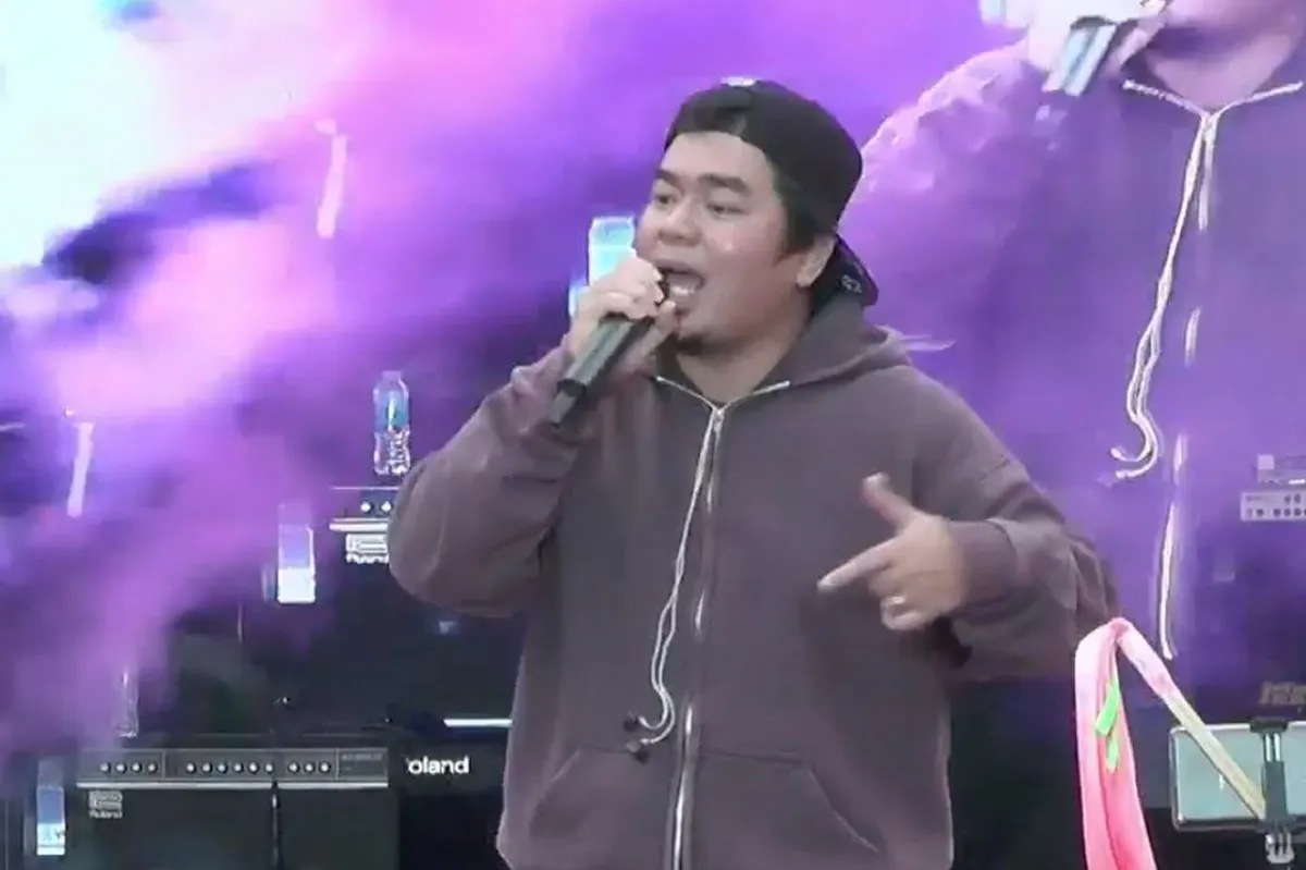 Gloc-9 steps out as ‘Kakampink,’ performs ‘Upuan’ at Baguio rally | ABS ...