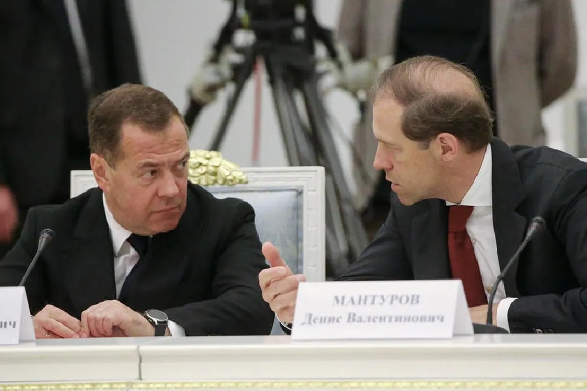 Medvedev warns Israel against supplying arms to Ukraine | ABS-CBN