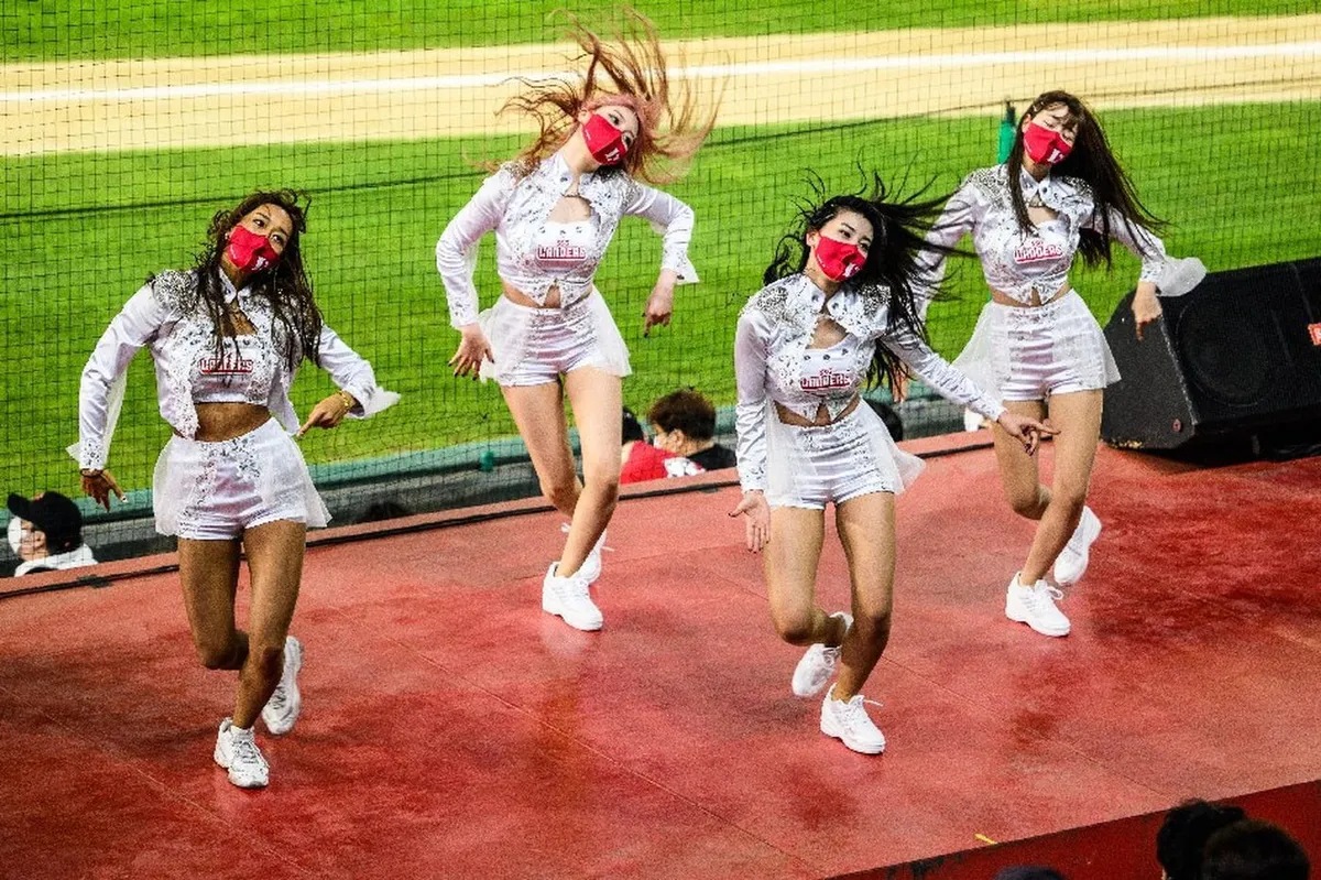 K-pop cheerleaders: the 'flowers' of South Korean baseball | ABS-CBN Sports