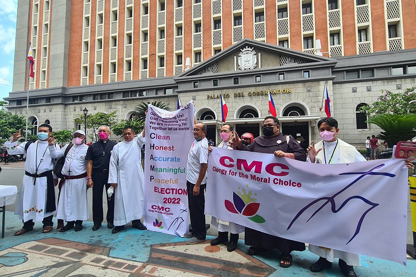 1,400 Catholic bishops, priests, deacons back Robredo, Pangilinan | ABS ...