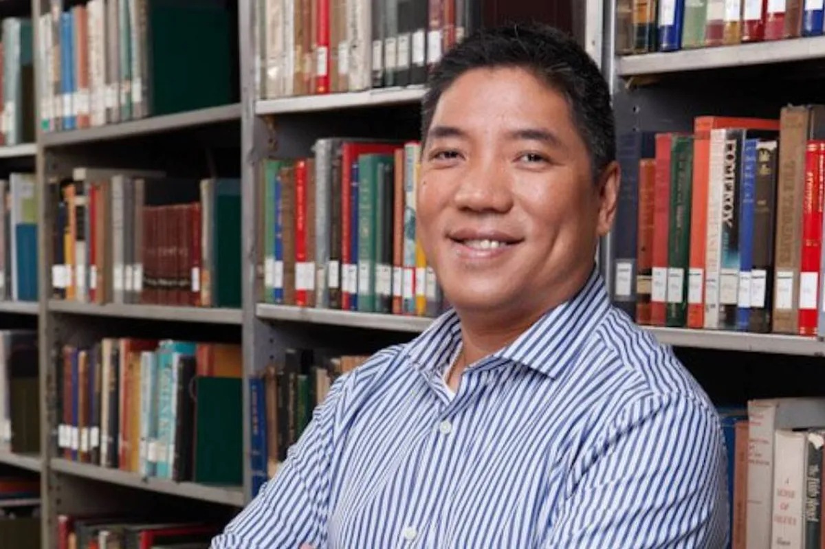 Academics defend historian Ambeth Ocampo vs ‘smear campaign’ | ABS-CBN News