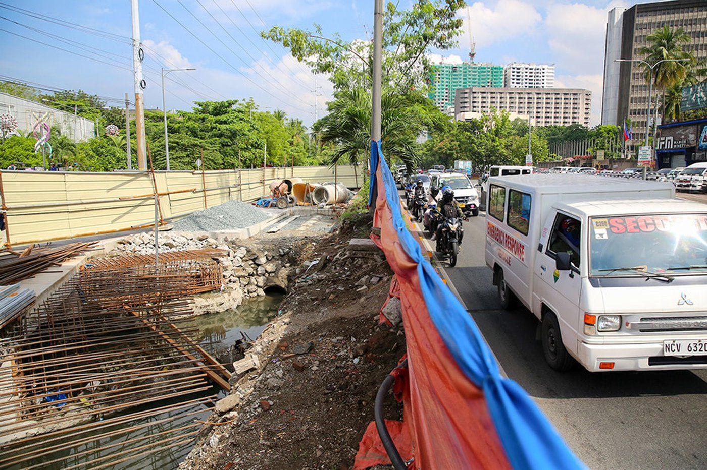 Coa Flags Dpwh Over Delay Defects In Thousands Of Infra Projects Abs