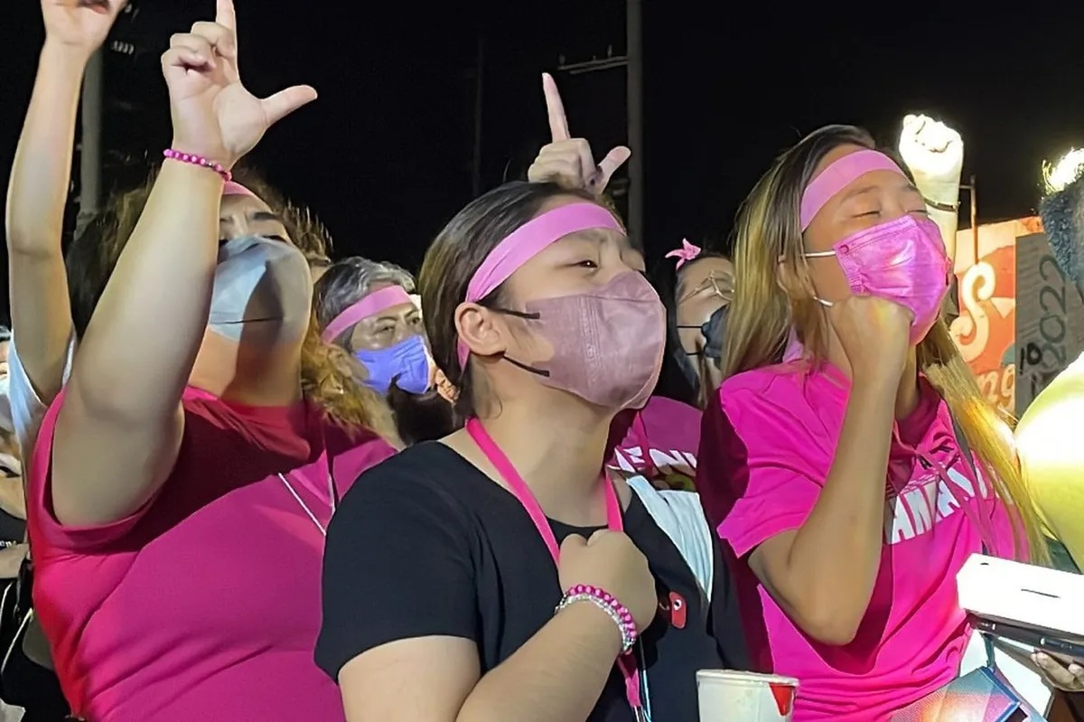 At somber QC gathering, Leni supporters vent as hope slips away | ABS ...