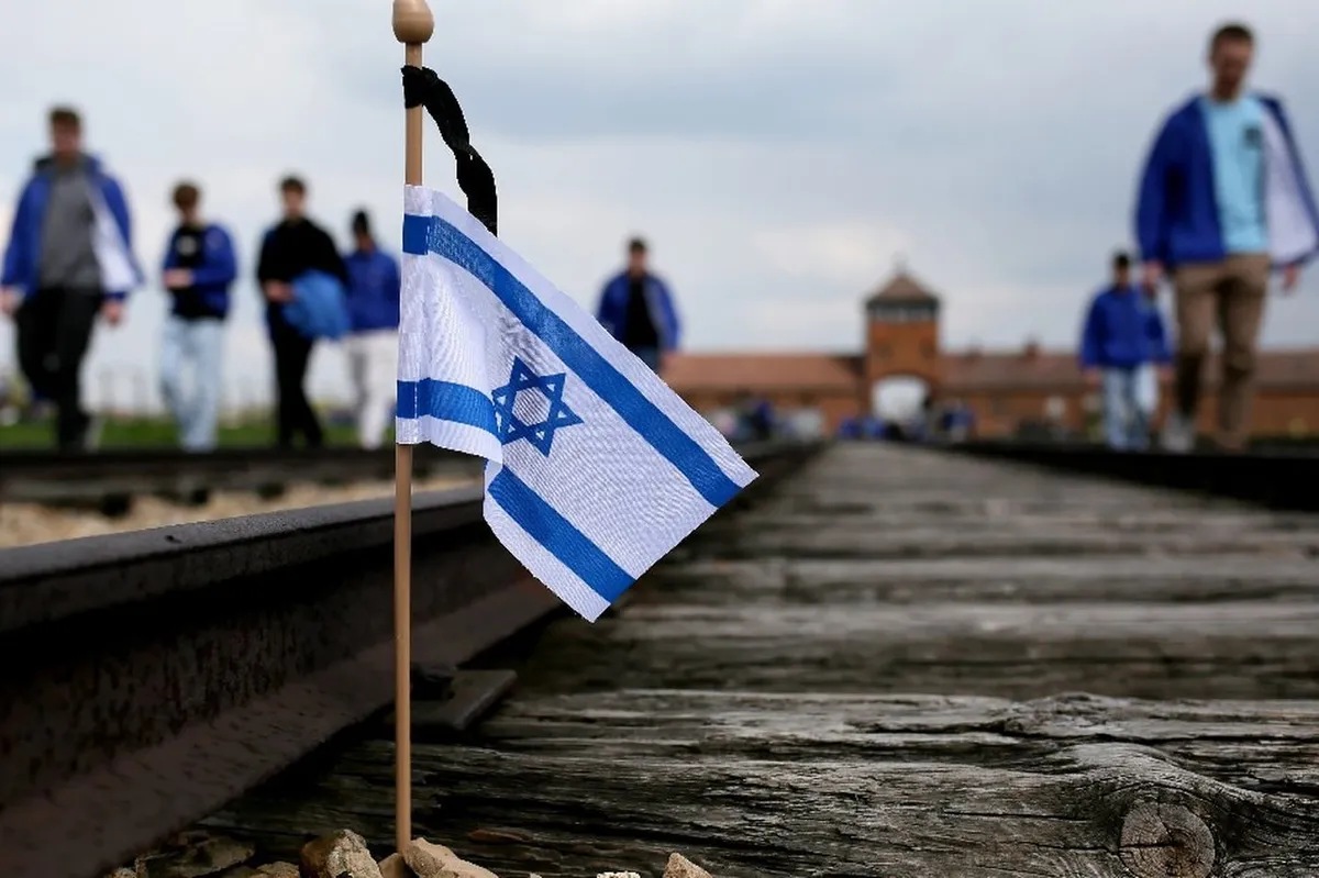 France's Macron marks 80th anniversary of WWII round-up of Jews | ABS-CBN
