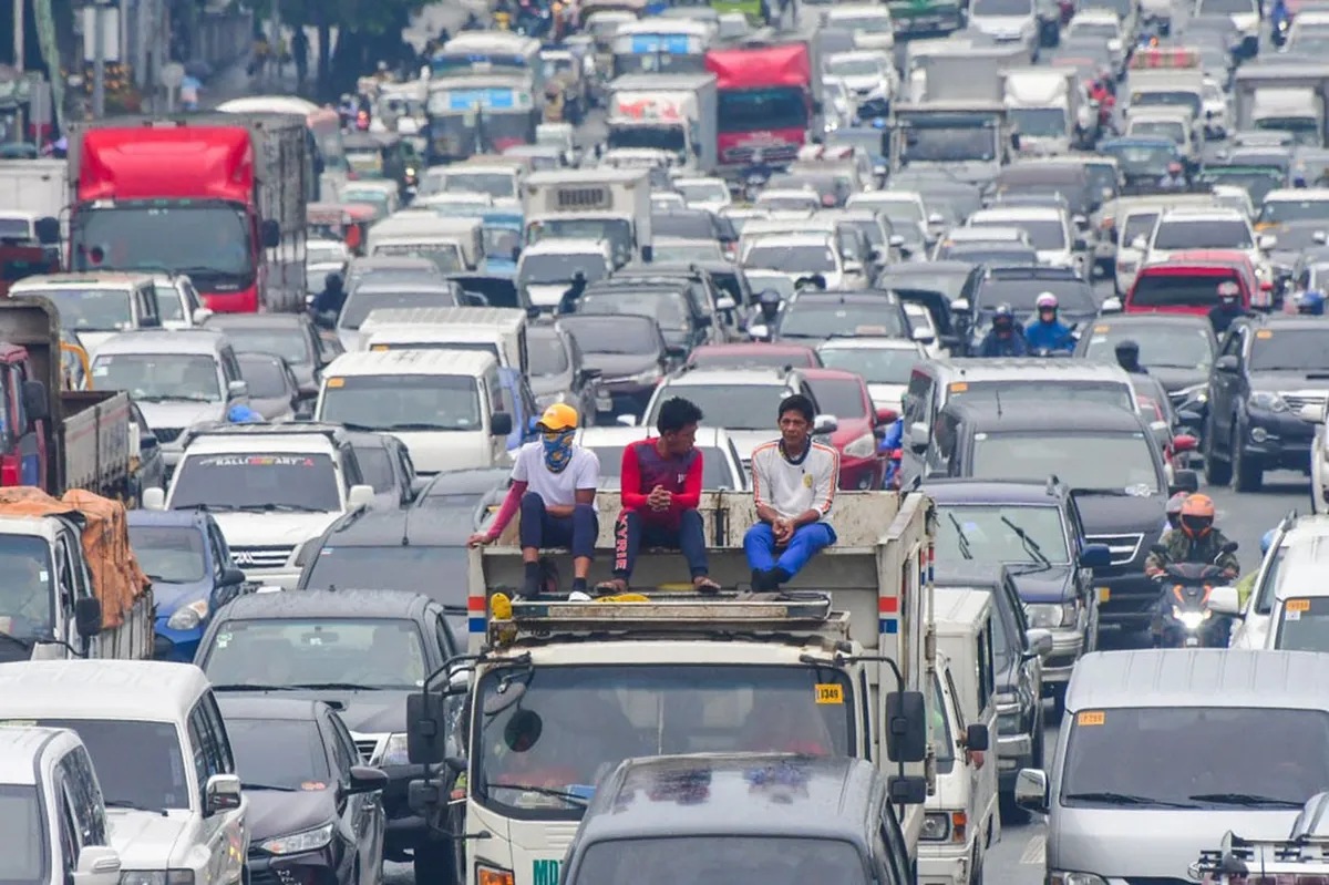 Navigating Commonwealth traffic | ABS-CBN News