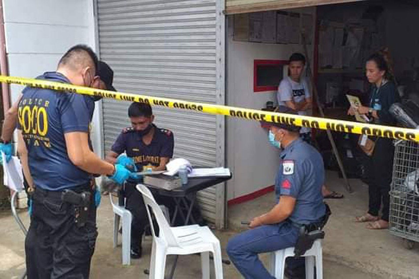 Higit P700,000 nalimas ng mga kawatan sa delivery hub sa Iloilo | ABS ...