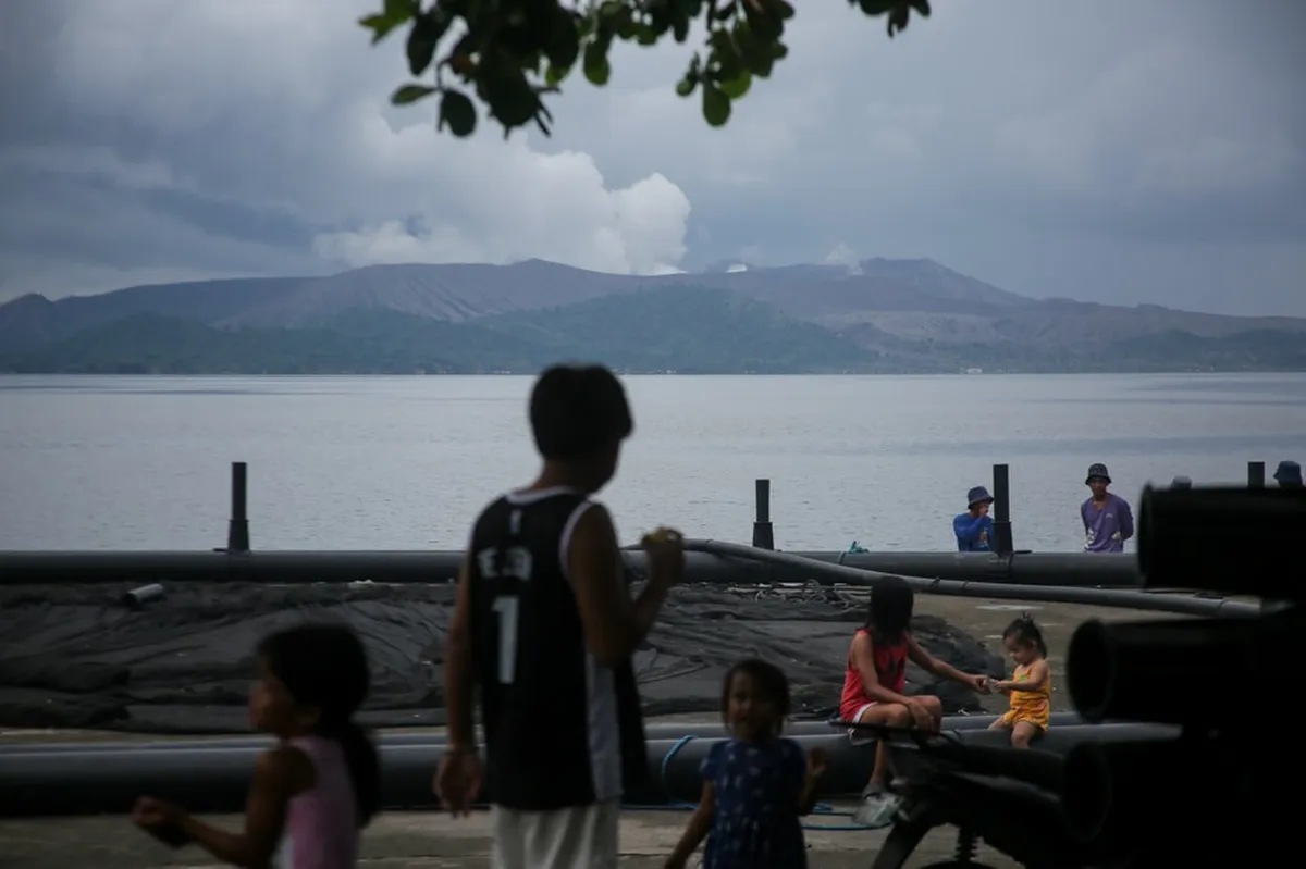 Living with the vog around Taal Volcano | ABS-CBN News