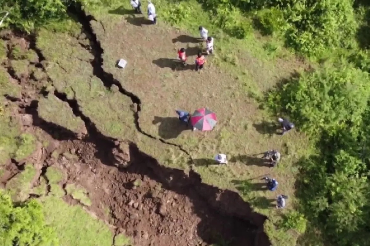 Mga bitak sa Abra, hindi bagong fault line: Phivolcs | ABS-CBN News Mga bitak sa Abra, hindi bagong fault line: Phivolcs | ABS-CBN News