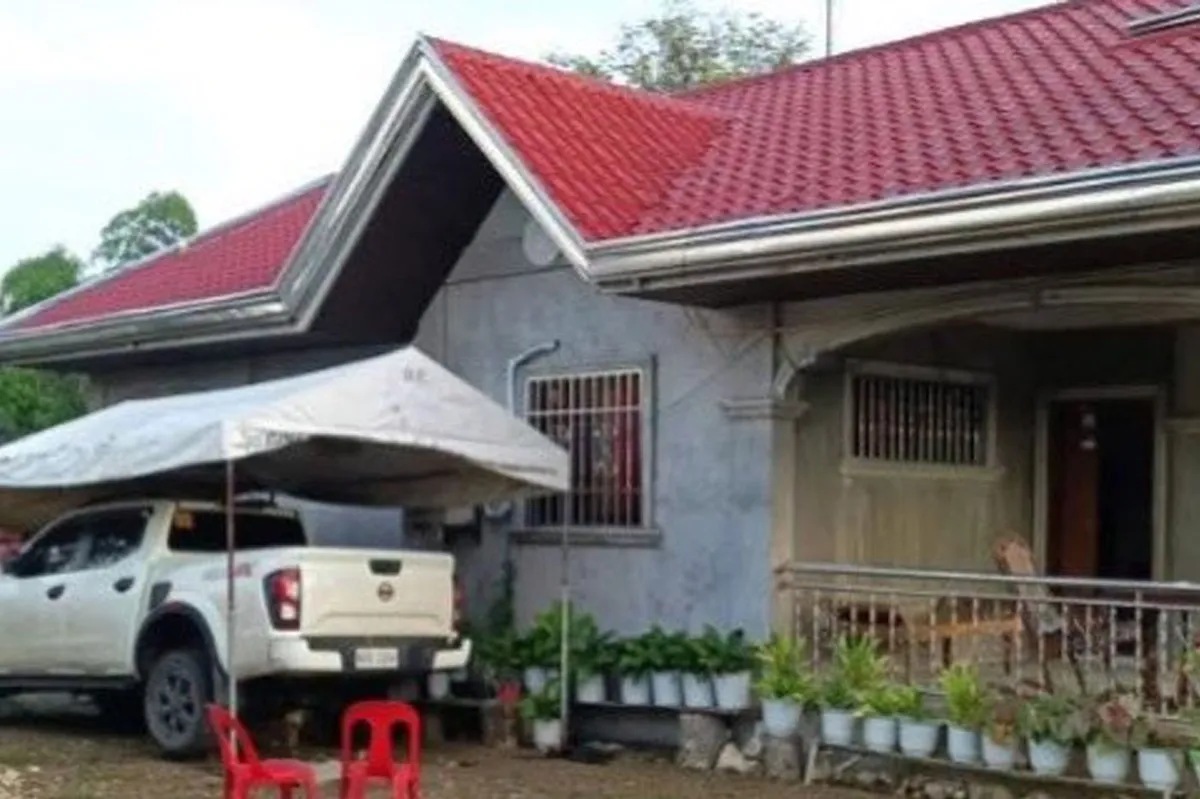 Bahay ng barangay chairman sa Bulacan hinagisan ng granada | ABS-CBN News Bahay ng barangay chairman sa Bulacan hinagisan ng granada | ABS-CBN News