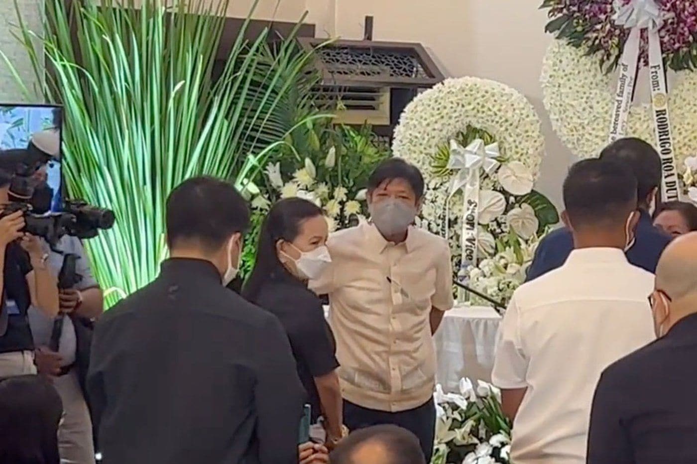 Ferdinand Marcos Jr. visits wake of Susan Roces | ABS-CBN Entertainment