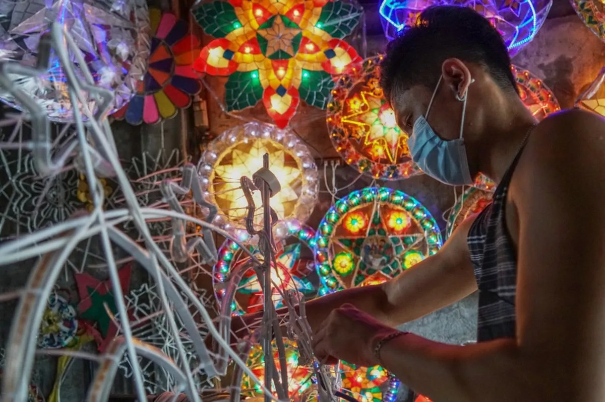 Bentahan ng parol sa Pampanga, bahagyang sumisigla sa pagpasok ng 'ber ... Bentahan ng parol sa Pampanga, bahagyang sumisigla sa pagpasok ng 'ber ...