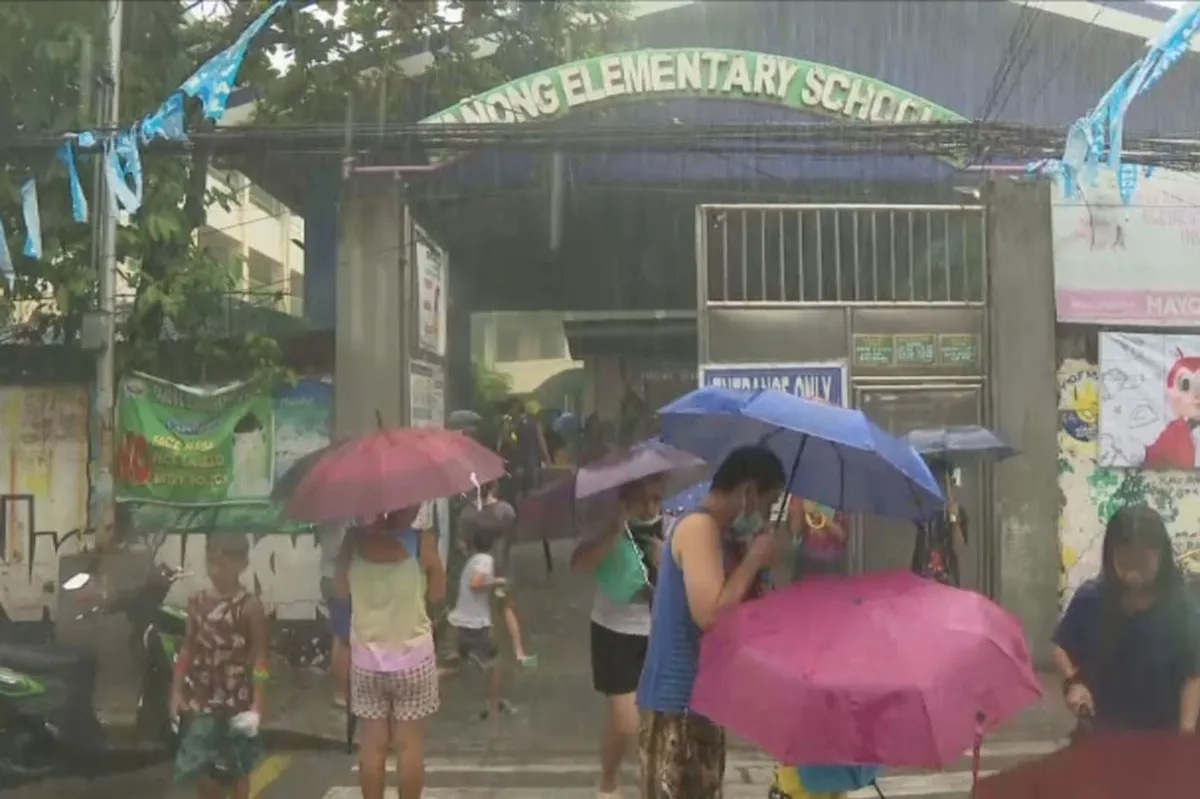 Metro Manila, ilang karatig-lugar binaha dahil sa 'Florita' | ABS-CBN News