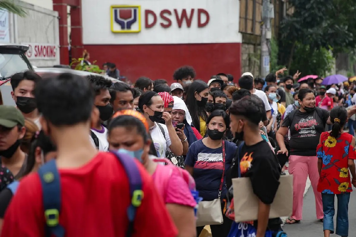 DSWD sets up 200 payout centers for educational aid | ABS-CBN News