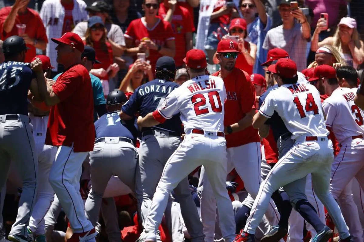 MLB: Eight ejected after Mariners and Angels stage brawl | ABS-CBN Sports