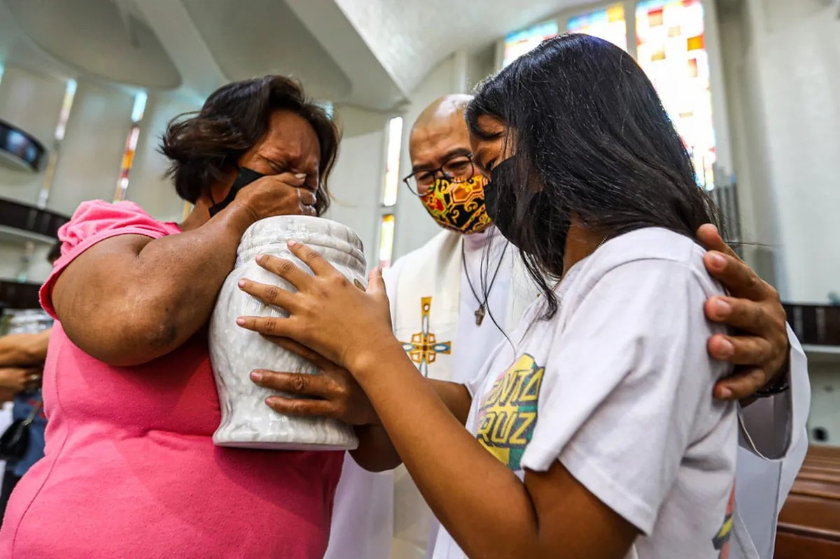 Project Paghilom patuloy na tumutulong sa mga kaanak ng 'drug war ... Project Paghilom patuloy na tumutulong sa mga kaanak ng 'drug war ...