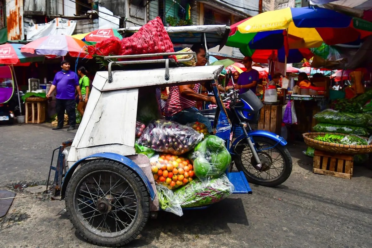 Taas-presyo, nasa pinakamataas na antas sa loob ng 14 taon | ABS-CBN News Taas-presyo, nasa pinakamataas na antas sa loob ng 14 taon | ABS-CBN News