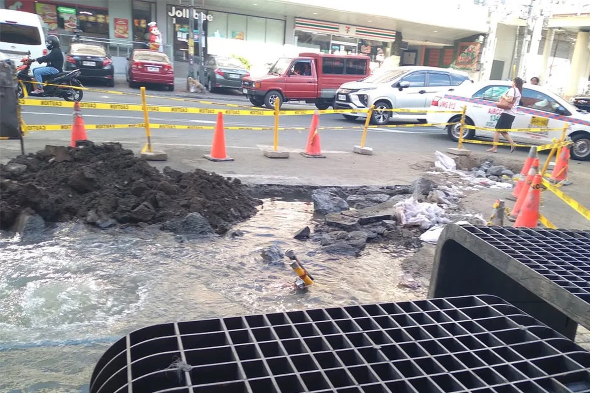 Malaking tubo ng Manila Water, tumagas sa QC | ABS-CBN News Malaking tubo ng Manila Water, tumagas sa QC | ABS-CBN News
