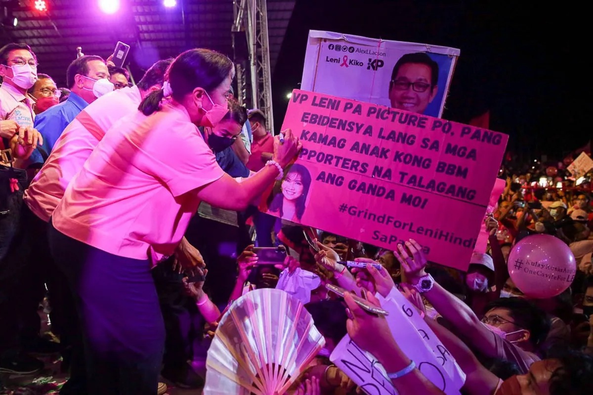Leni Robredo woos Caviteños in #Halalan2022 rally | ABS-CBN News