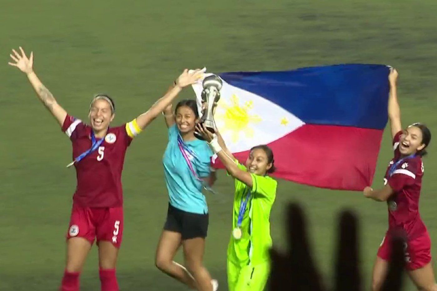 BALIKAN: Mga atletang Pinoy muling namayagpag ngayong 2022 | ABS-CBN Sports