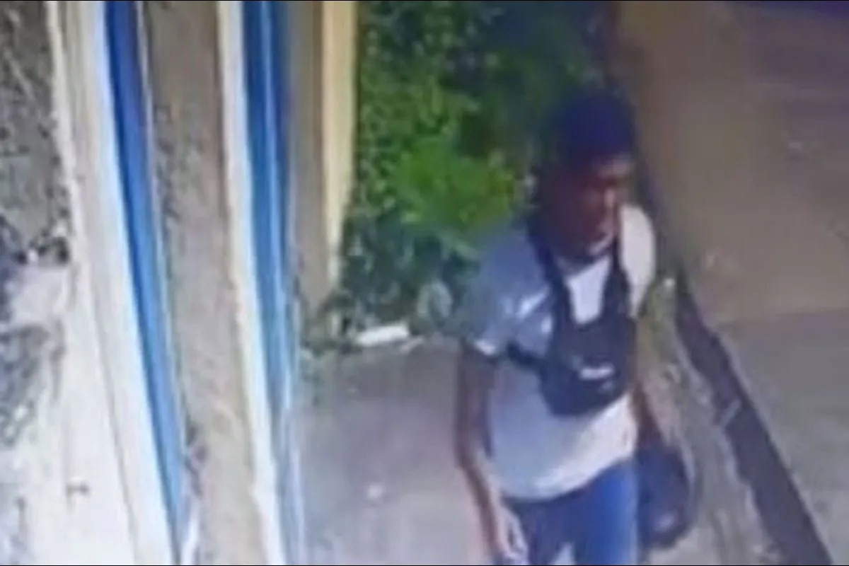 Akyat-bahay sapul sa CCTV sa Bacolod City | ABS-CBN News Akyat-bahay sapul sa CCTV sa Bacolod City | ABS-CBN News