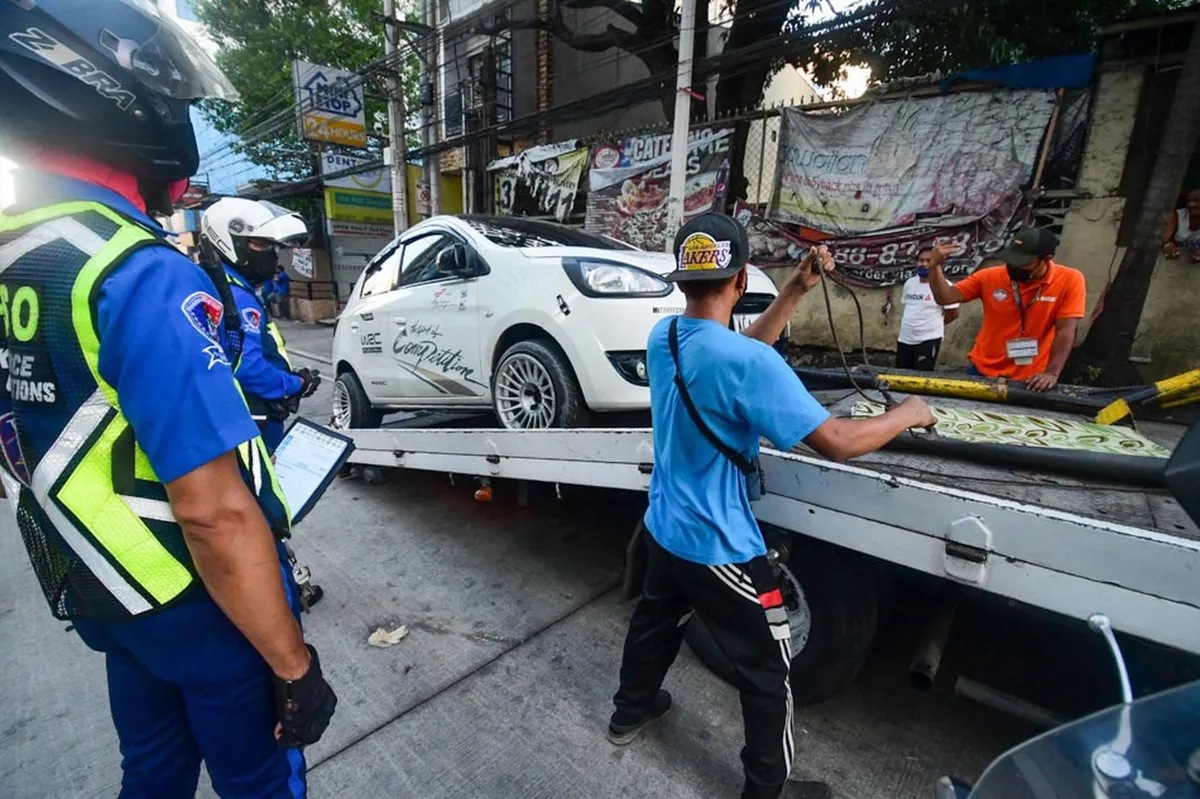 MMDA holds clearing operation along Mabuhay lanes as traffic increases ...
