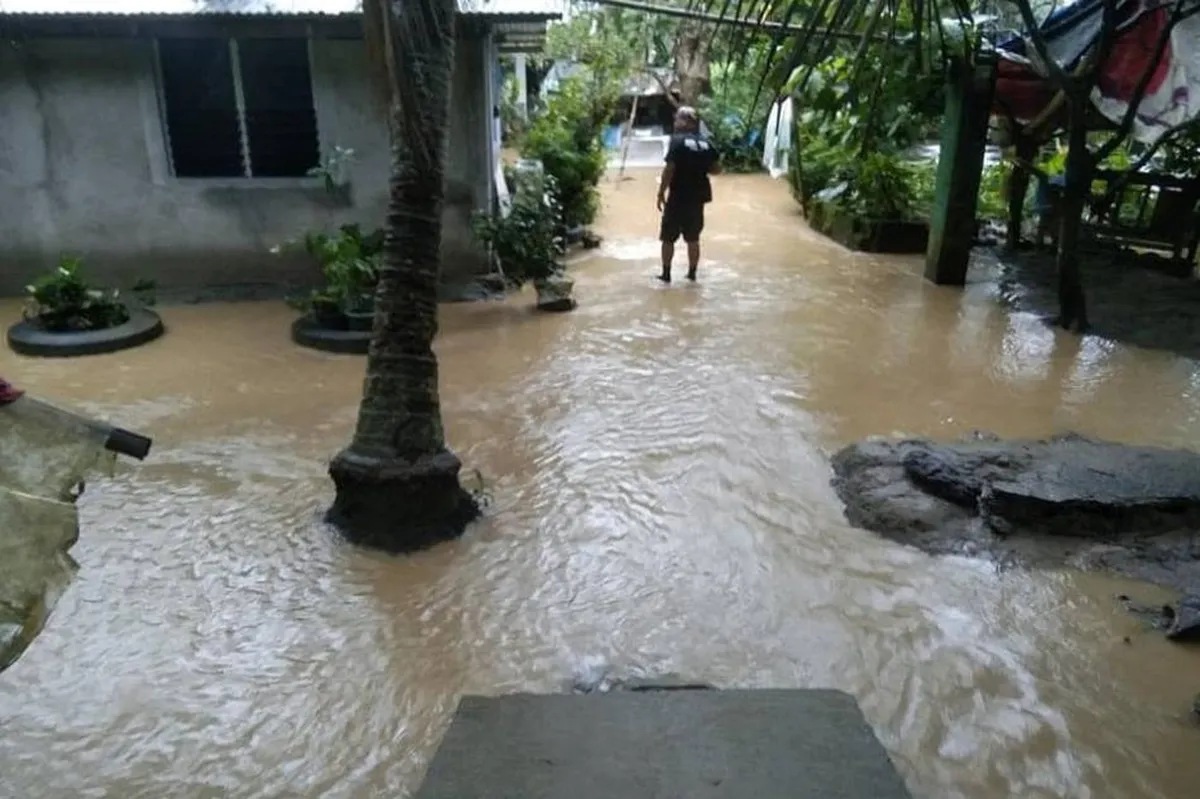 Mahigit 150 pamilya mula sa 2 bayan sa Davao de Oro, inilikas dahil sa ... Mahigit 150 pamilya mula sa 2 bayan sa Davao de Oro, inilikas dahil sa ...