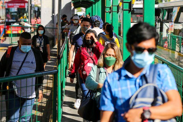 Face masks to stay amid looser COVID-19 restrictions, Duterte says ...