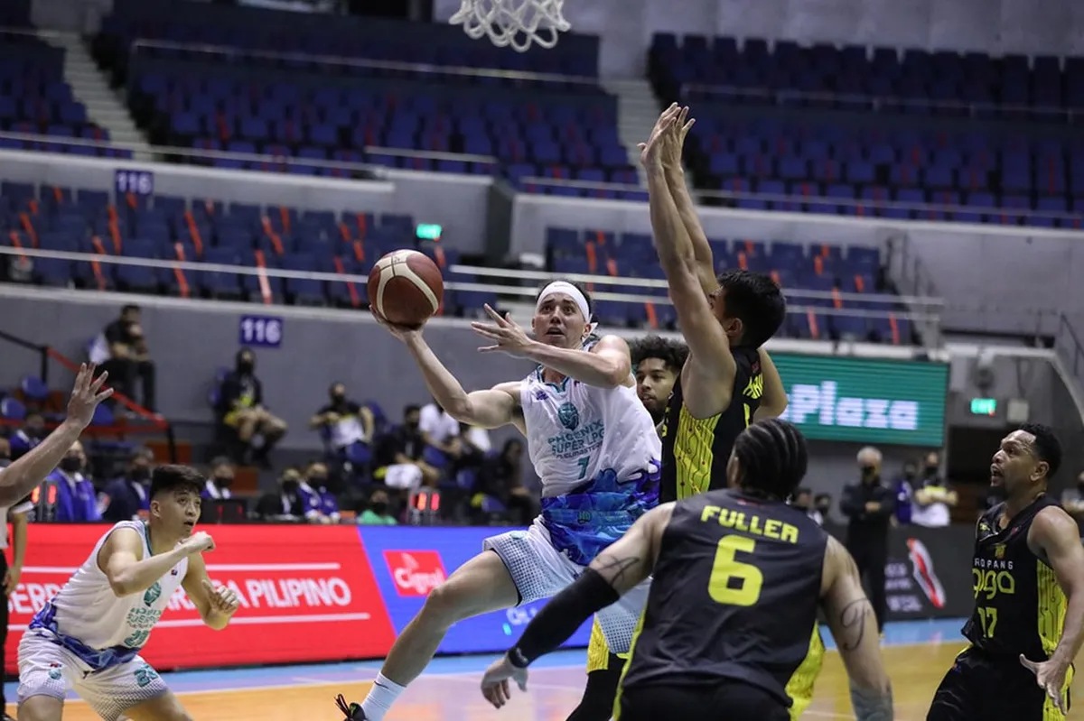 PBA: Wright saves the day for Phoenix against TNT | ABS-CBN Sports