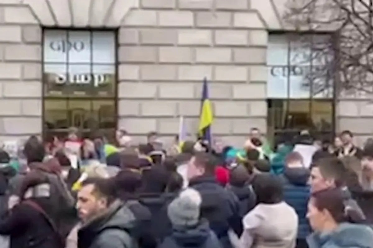 #UkraineCrisis: Mga Pinoy sa Europa sumama sa kilos protesta para sa ...