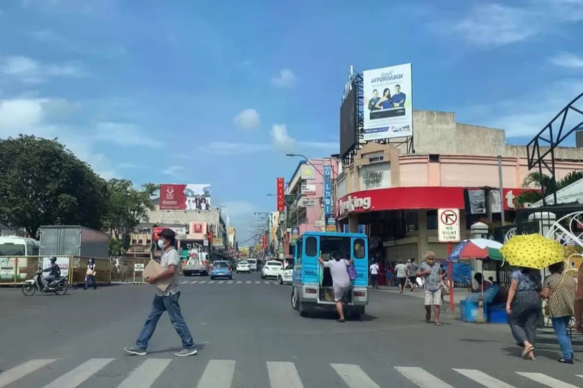 Higit 800 bahay, gusali sa Davao City naka-lockdown dahil sa COVID-19 ...