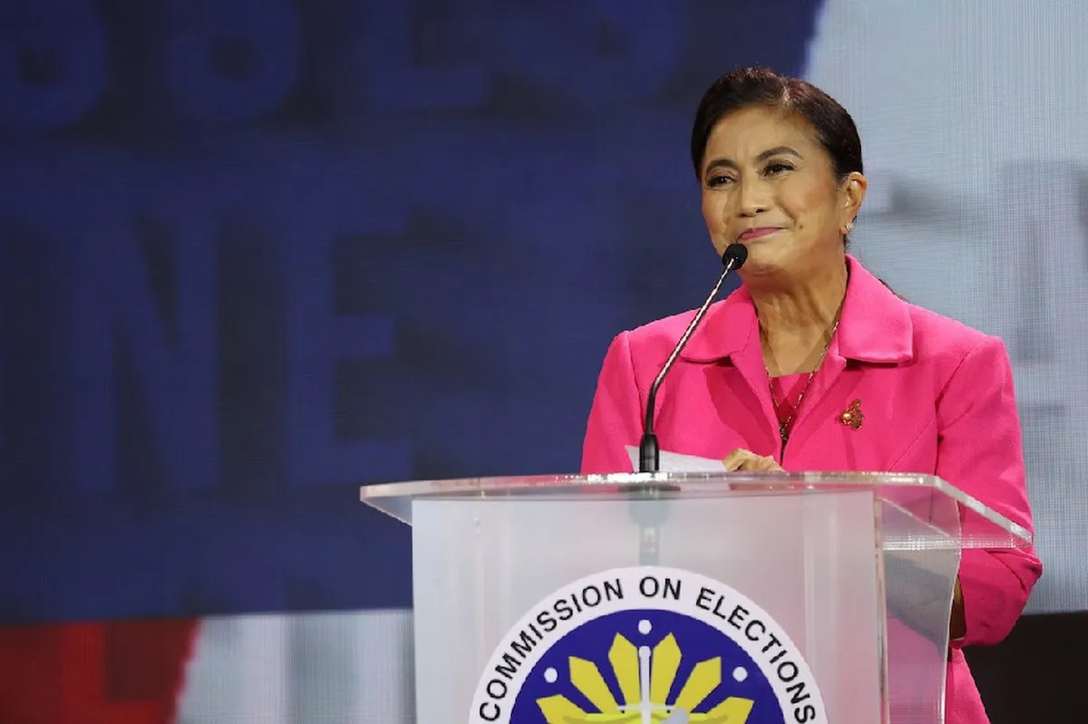 'ABNKKBSNPLAko' author Bob Ong endorses Robredo for president | ABS-CBN ...