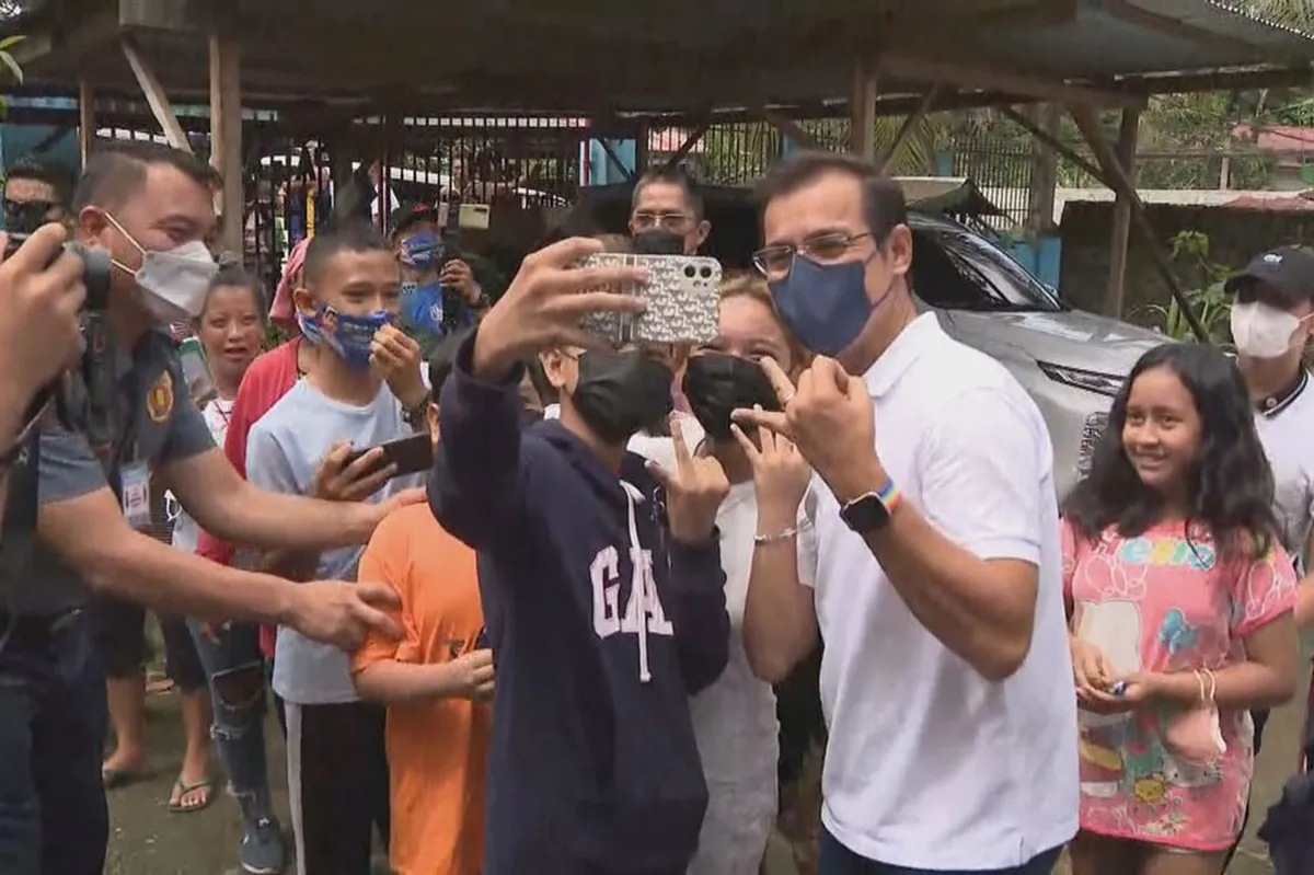 Isko Moreno nanuyo ng mga botante sa Zamboanga Peninsula | ABS-CBN News Isko Moreno nanuyo ng mga botante sa Zamboanga Peninsula | ABS-CBN News
