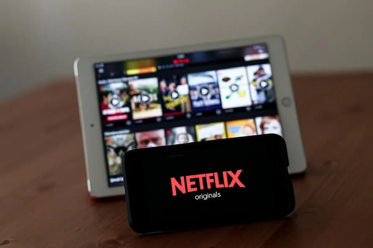 Netflix shares plunge, as subscribers drop | ABS-CBN News