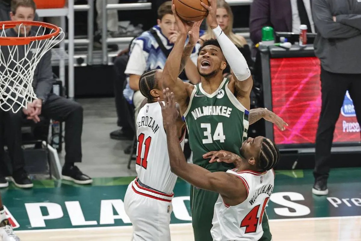 NBA: Antetokounmpo dominant as Bucks gore Bulls, take series | ABS-CBN ...