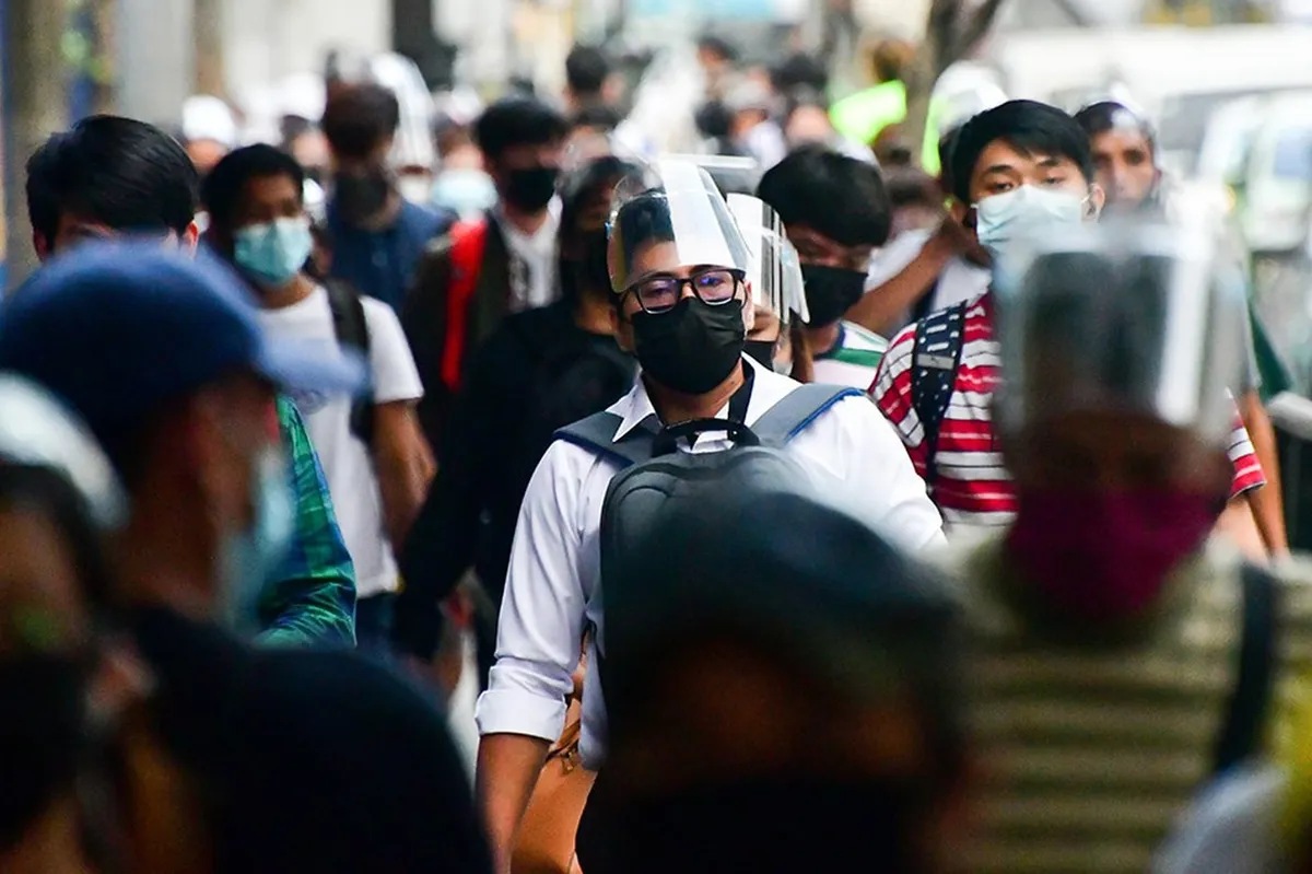 Gov't lifts face shield rule for areas under Alert Level 3, below | ABS ...