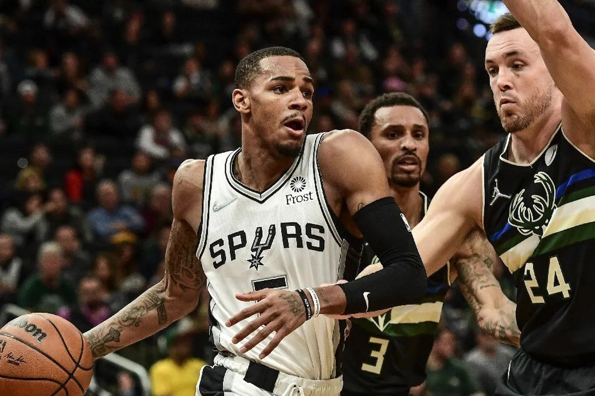 NBA: Dejounte Murray's huge 4th carries Spurs past Bucks | ABS-CBN Sports