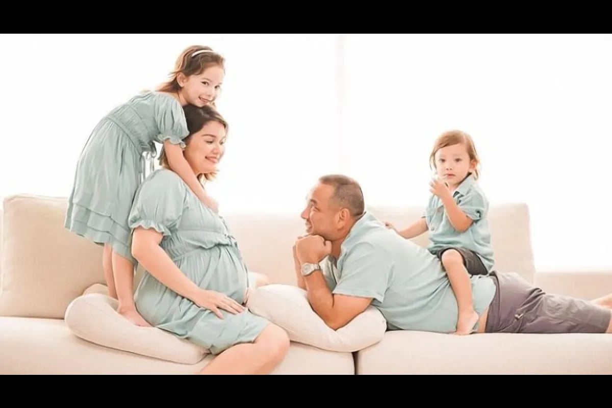 LOOK: Nadine Samonte in fun maternity shoot with family | ABS-CBN ...