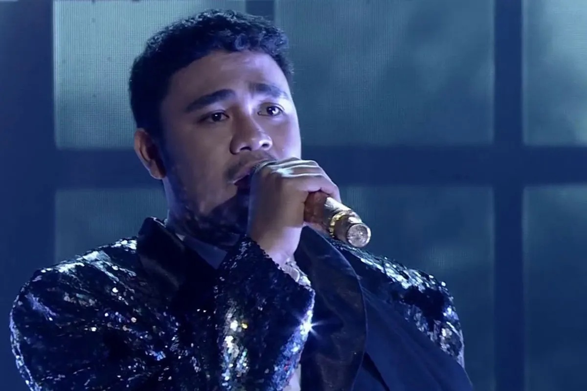 'Tawag' Grand Finals: Adrian Manibale wows in his version of 'Falling ...