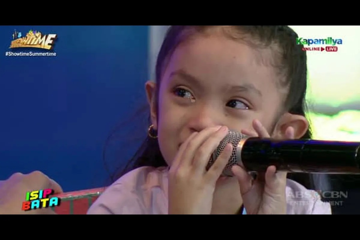 Kulot, biglang naging emosyonal sa It’s Showtime! | ABS-CBN Entertainment