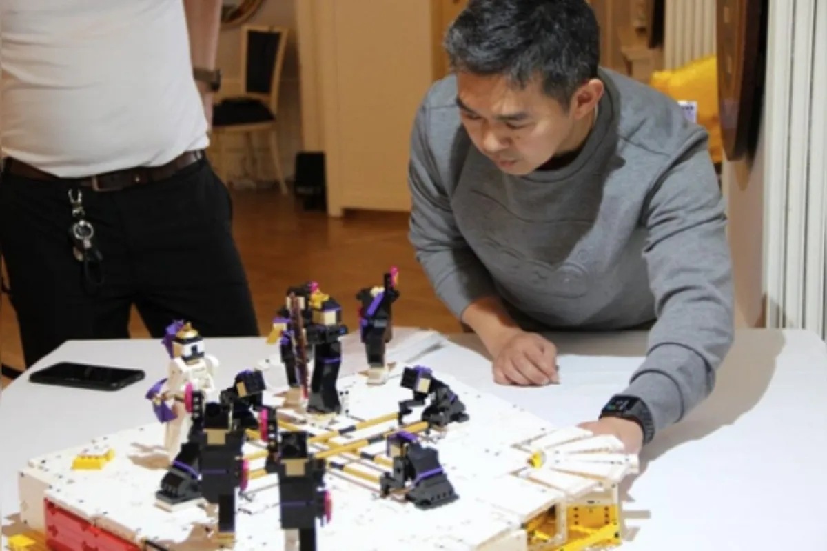 Sayaw na Singkil, ibinida ng Pinoy model designer gamit ang LEGO bricks ...