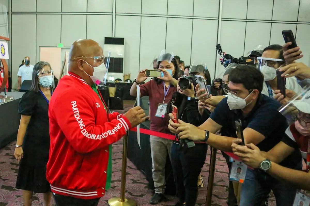 'Bato' to keep drug war if elected president; denies he'll be Duterte ...