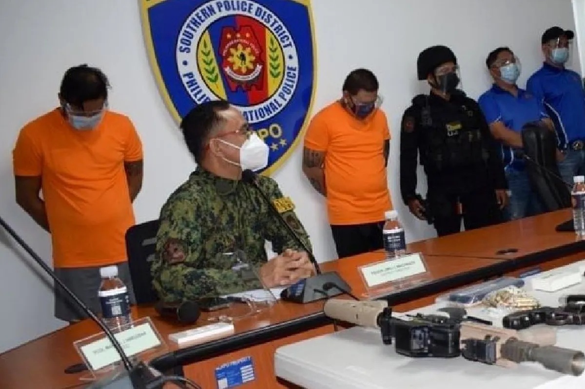 2 tiklo sa umano’y ilegal na pagbebenta ng armas sa Taguig, Mandaluyong ... 2 tiklo sa umano’y ilegal na pagbebenta ng armas sa Taguig, Mandaluyong ...