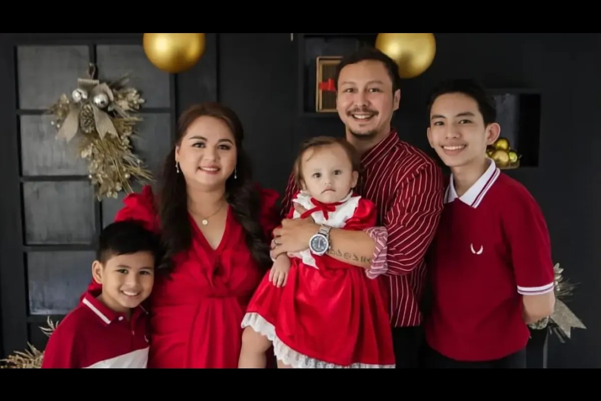 LOOK: Baron Geisler in holiday-themed shoot with family | ABS-CBN ...
