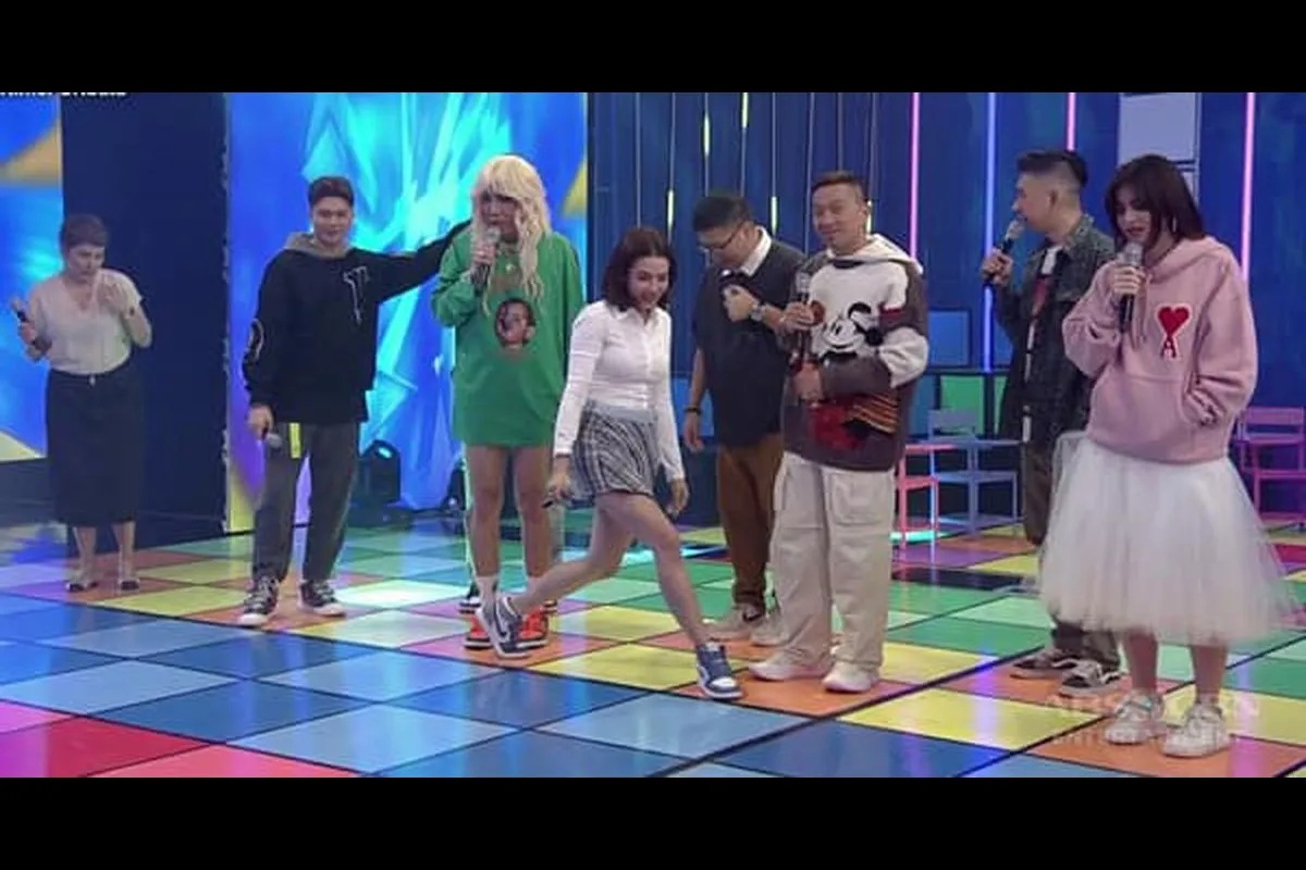 “Isip bata!” Showtime family, masayang naglaro ng ‘Touch The Color ...