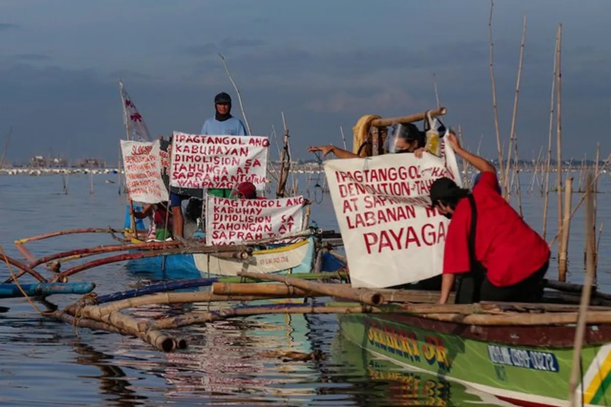 Demolition sa Cavite fishing structures, itutuloy ng DENR | ABS-CBN News
