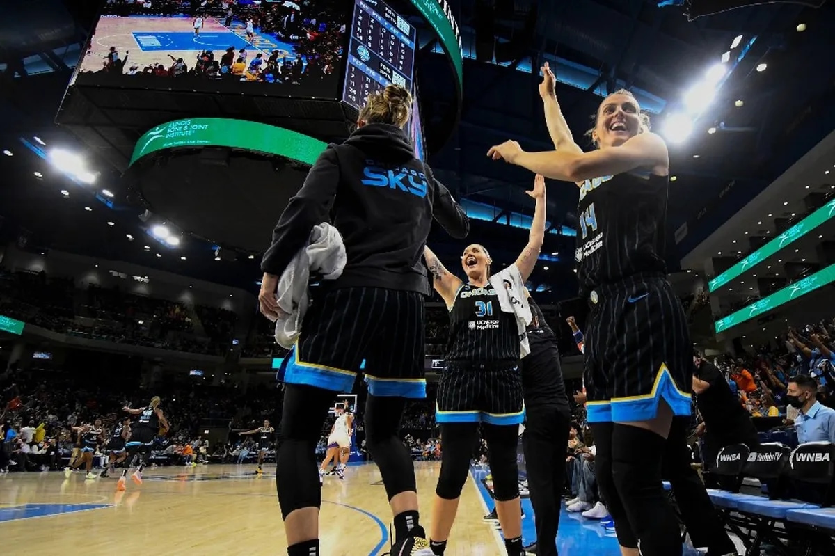 WNBA: On brink of first title, Sky look to 'punch' out Mercury | ABS ...