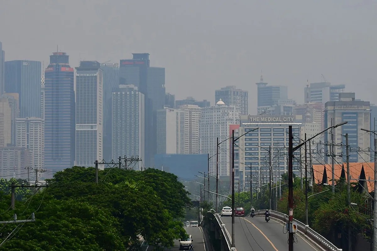 Amid smog in capital region, gov't urged to improve 'outdated' air ...